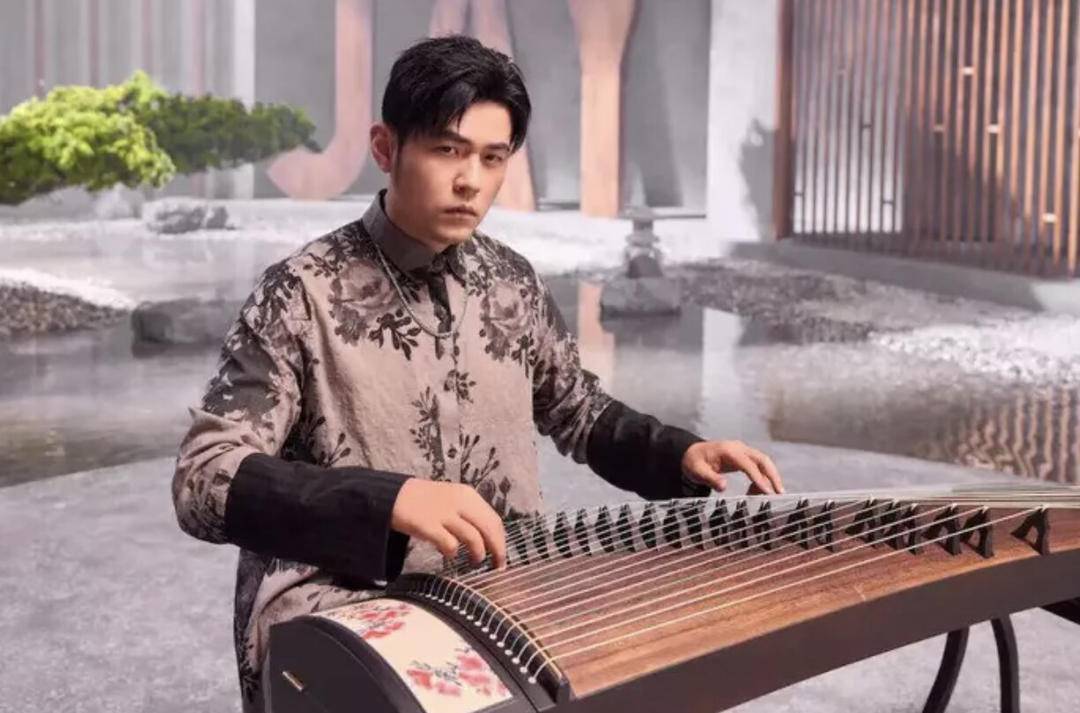 周杰伦新歌《红颜如霜》mv上线 全是一群黑衣蒙面人 周杰伦 新歌 娱乐百科 川北在线